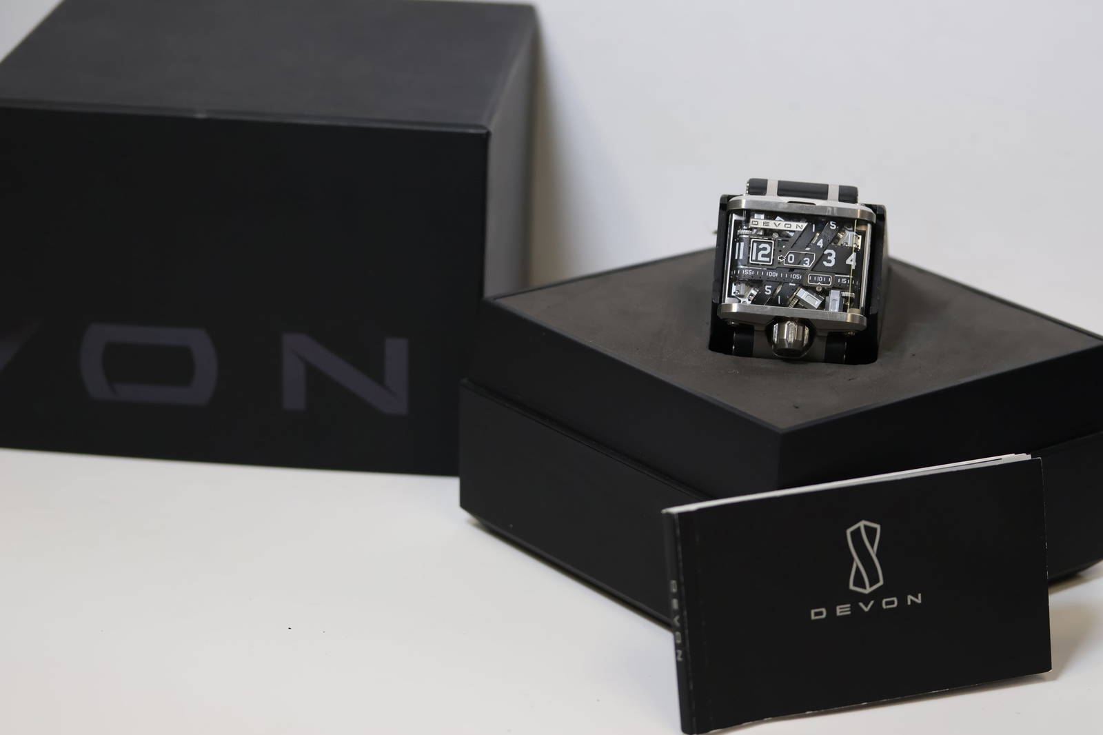 Devon Tread 1 W/box & Papers 2012, The Devon Tread 1 Is A Luxury ...