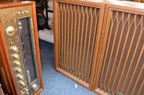 Vintage Howe Radio Receiver.