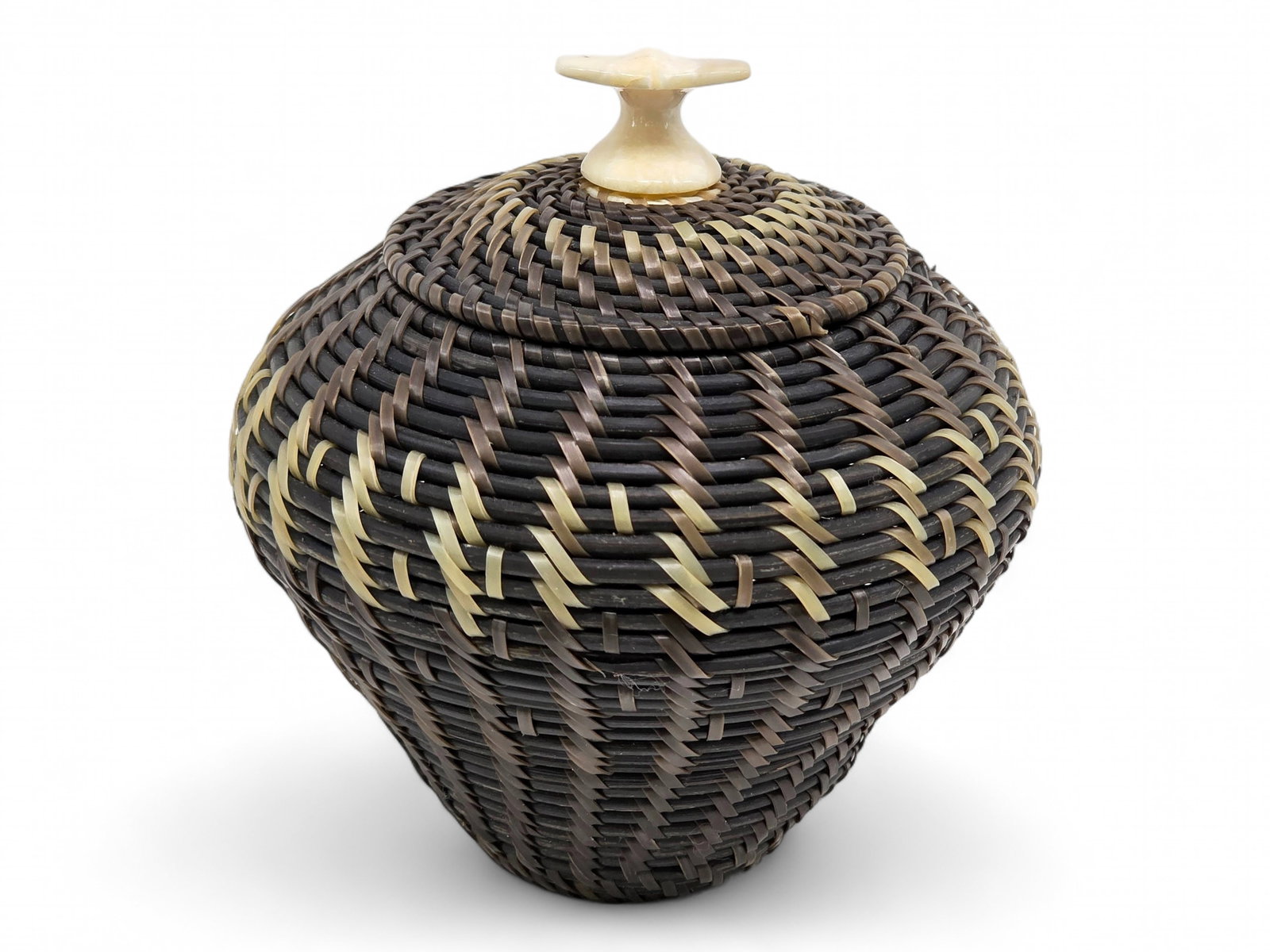 Inupiaq Baleen Basket With Whale Fluke Finial - James Omnik Jr. Auction
