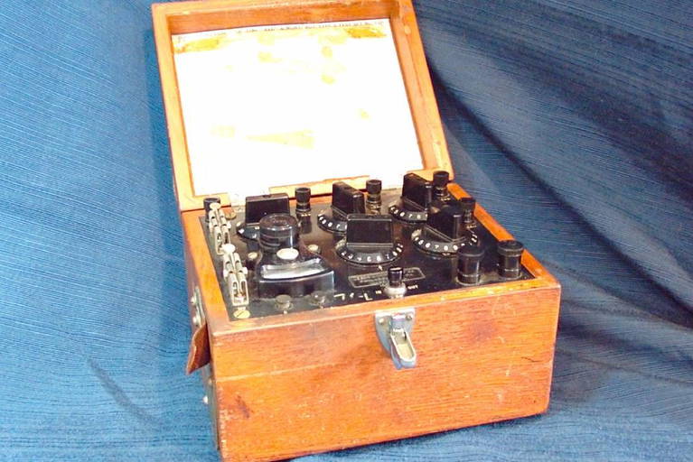 Vintage Leeds & Northrup Resistance Measurement Device