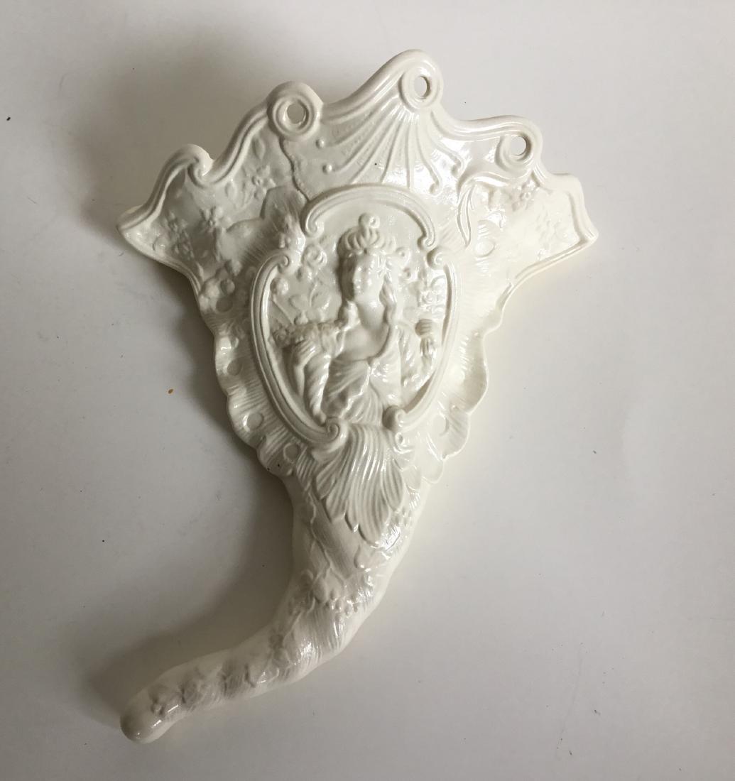 WEDGWOOD CERAMIC CORNUCOPIA WALL POCKET