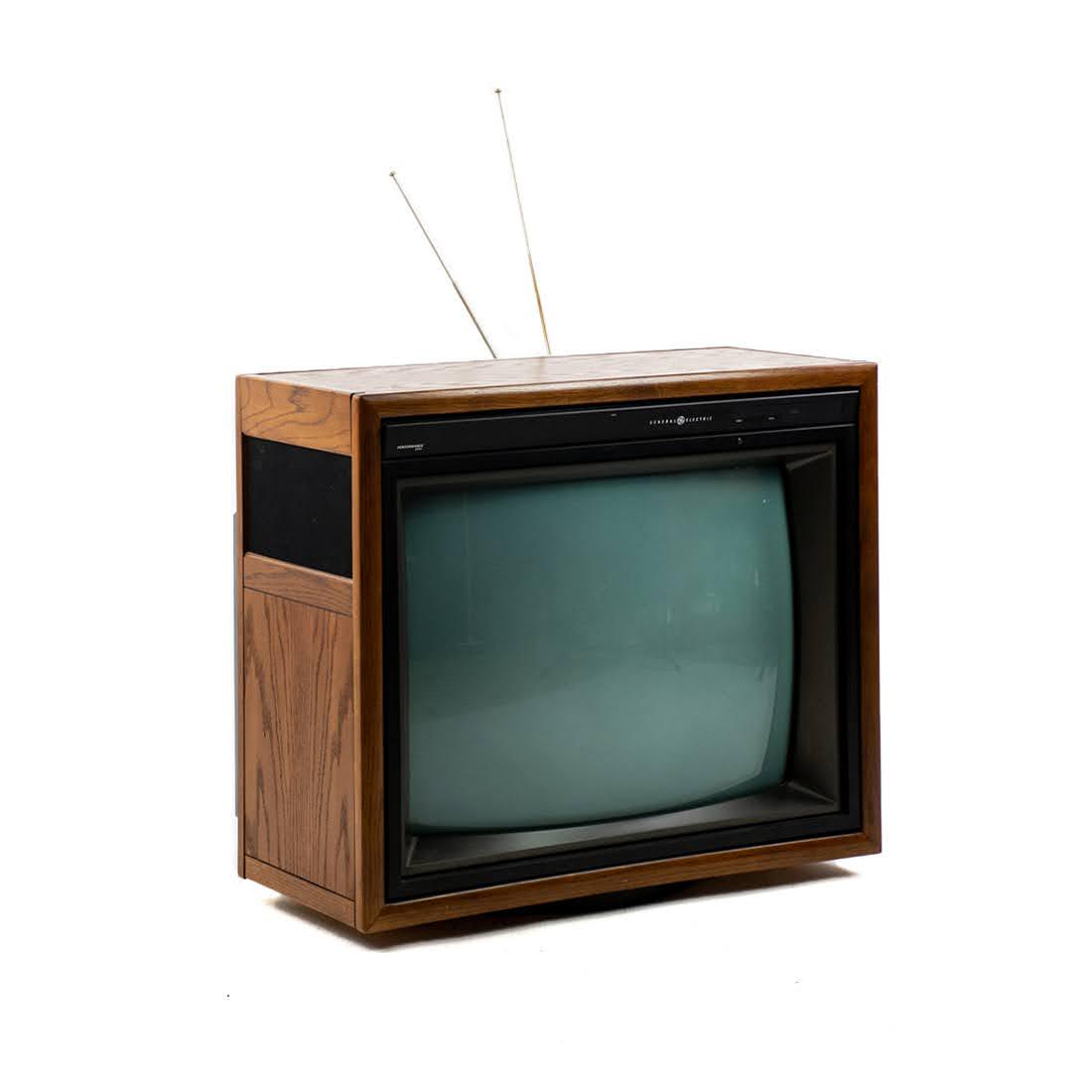 1985 General Electric Television Model No. 25pp5859k