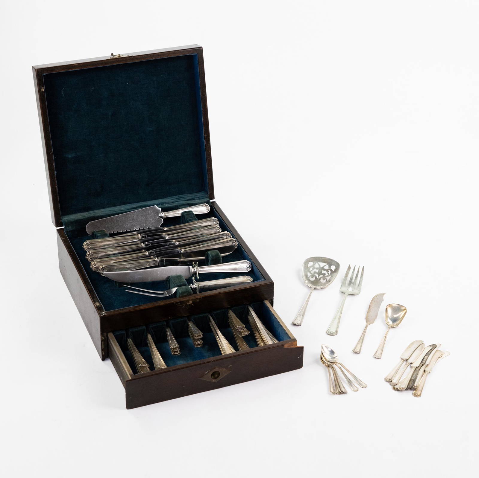 (84) Manchester And R. Wallace Sterling And Silver Flatware Auction
