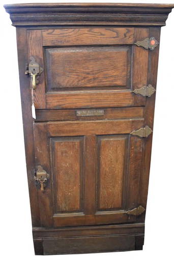 . American Oak White Mountain 2 Door Ice Box