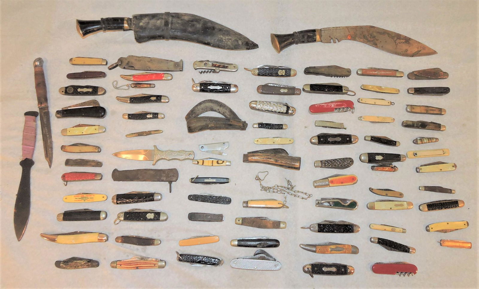 Lot of 82 pocket and hunting knives, - May 20, 2020 | Strawser Auction ...