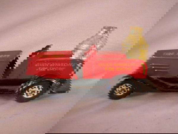 Louis Marx Tin Lithgraph Siren Sparkling Fire Engin