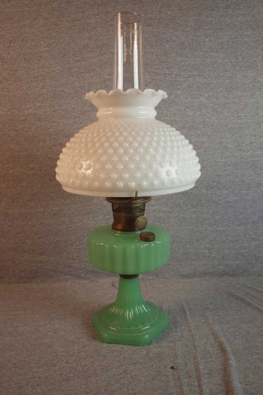 267 Aladdin Green Corinthian Oil Lamp With Milk Glass