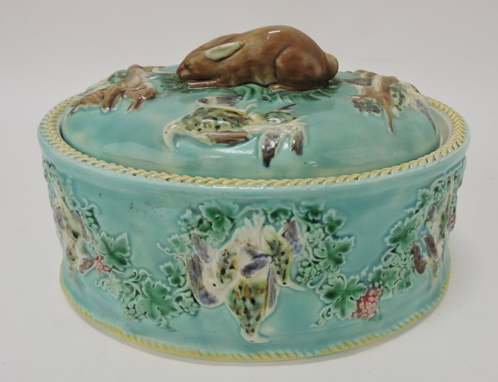 Wedgwood majolica game dish with - Oct 15, 2022 | Strawser Auction ...