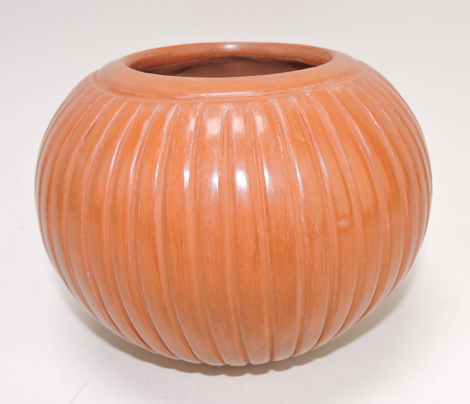 Santa Clare Pueblo Southwest Pottery Auction