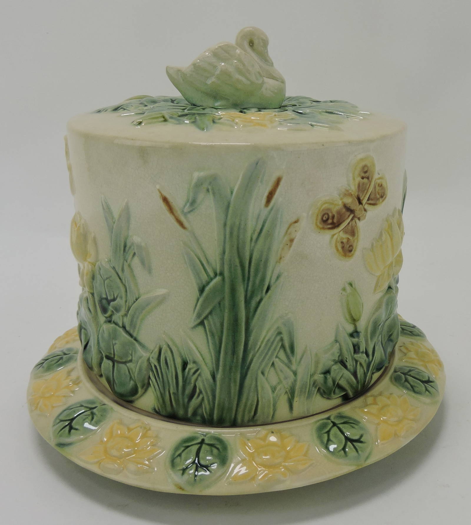 Etruscan Swan And Water Lily Cheese Auction