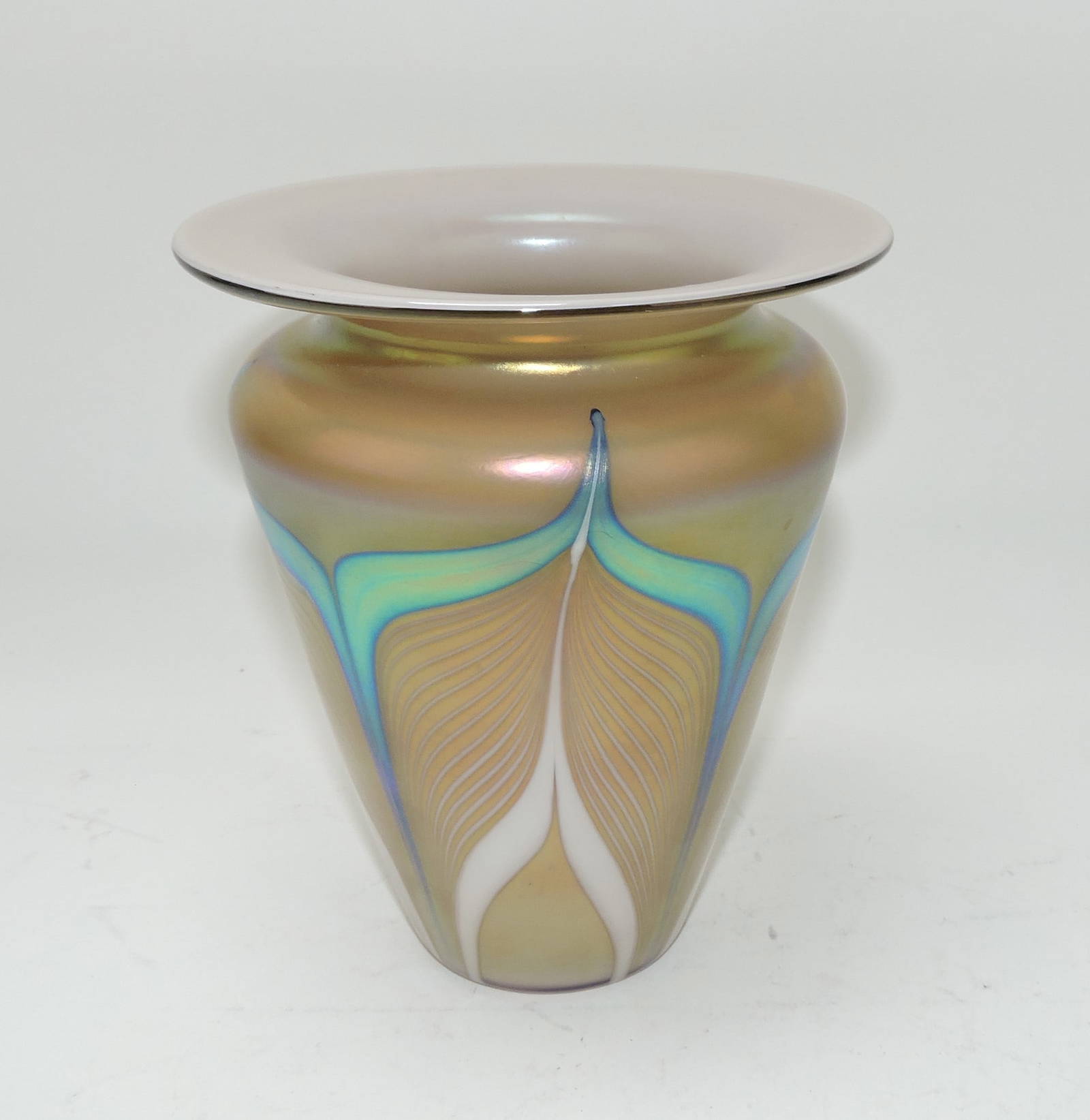 Abelman Art Glass 6" Vase Auction