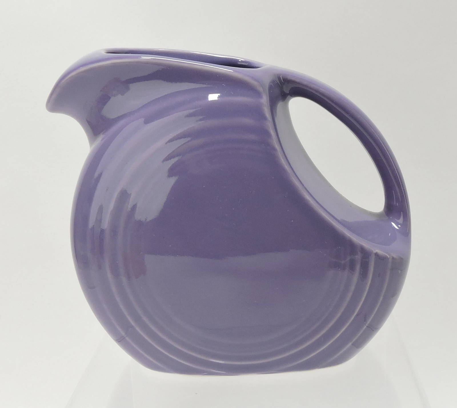 Fiesta Post 86 Disc Water Pitcher, Lilac Auction