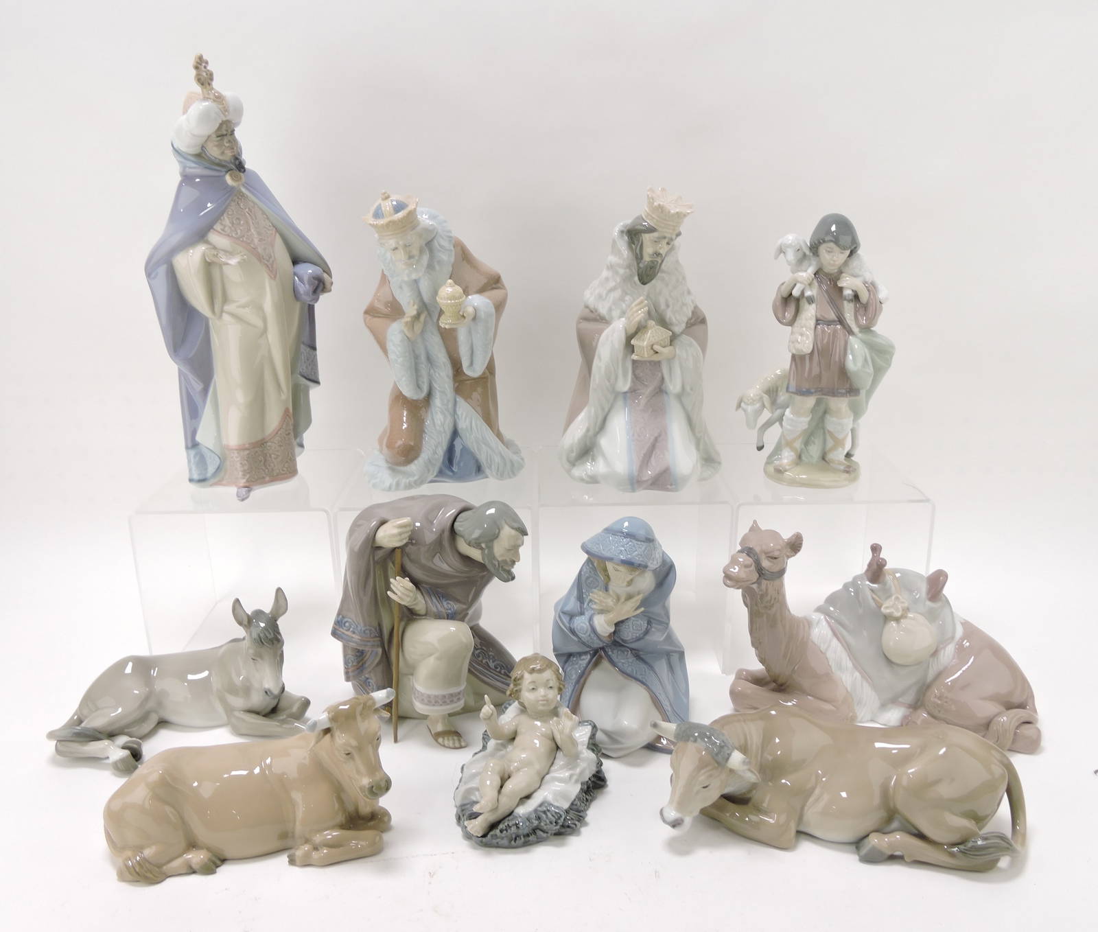 Lladro 11 Piece Nativity Set, Auction