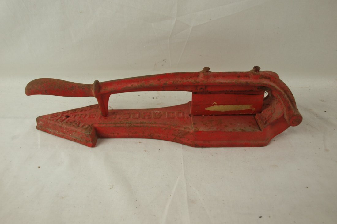P.J. Sorg & Co, The Spear Head cast iron cutting tool