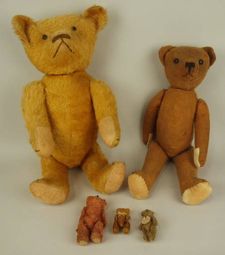 Lot Of 5 Early Teddy Bears, One Small Is Steiff