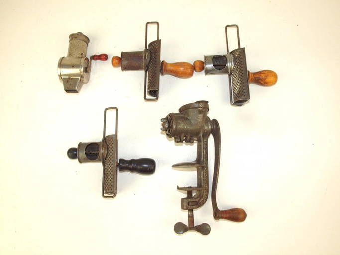 Lot Of 4 Primitive Nutmeg Grinders And Rollman Food