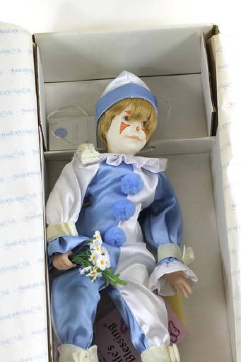 A Gift Of Innocence Hamilton Collection Doll