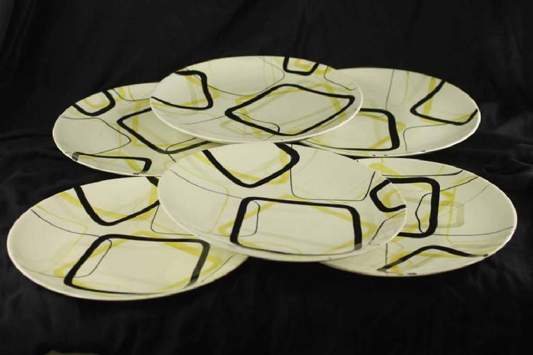 1950s Red Wing Smart Set 5 Dinner Plates