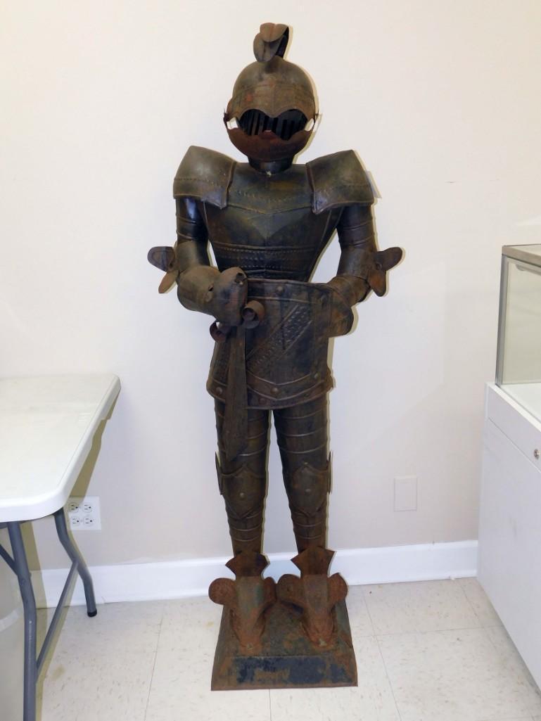 Suit of Armor Decor Item , Over 5 Feet Tall - Mar 23, 2020 | Denotter ...