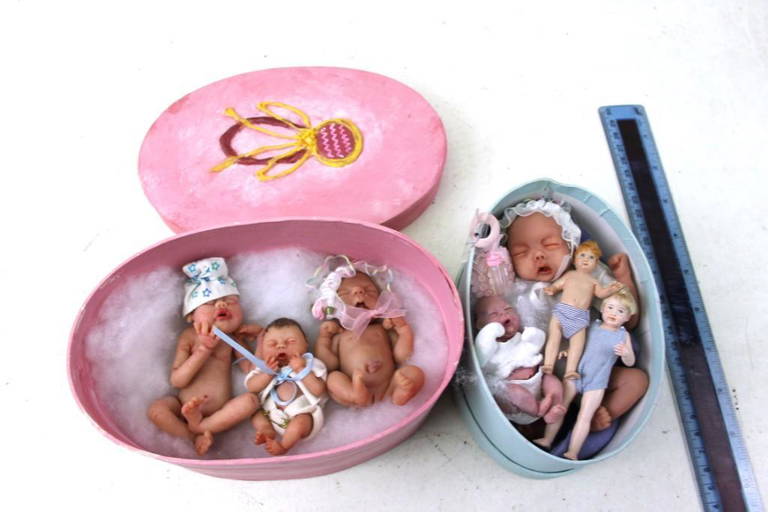 5 Handmade Ooak Miniature Baby Doll Figures Lot In Oval