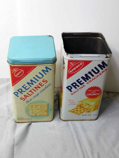 2 Vintage Saltine Cracker Tins, 1 Is Missing Its Lid
