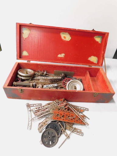 Vintage Erector Set In A Wooden Box