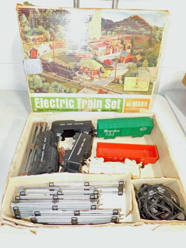 Vintage Marx Electric Train Lot Incl Tracks