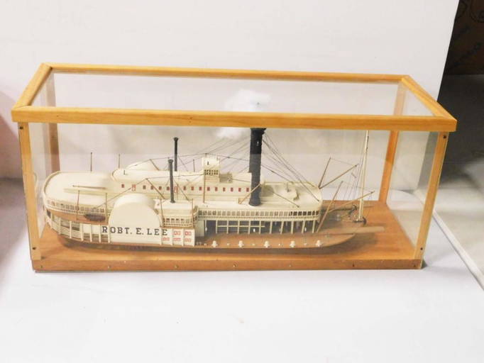 Vintage 1960s Robert E Lee Steamship Model In Display