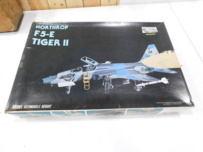 Vintage 1/32 Scale Model Airplane Kits