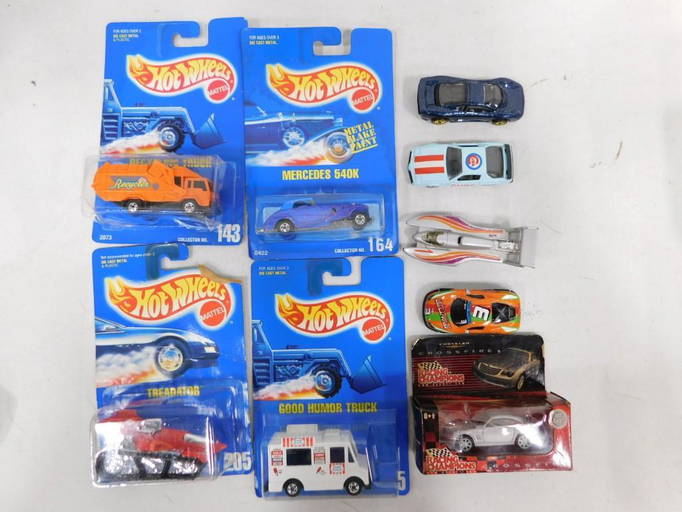 Die Cast Cars and Vehicles incl 4 New in Package Hot Wheels (#0204) on ...