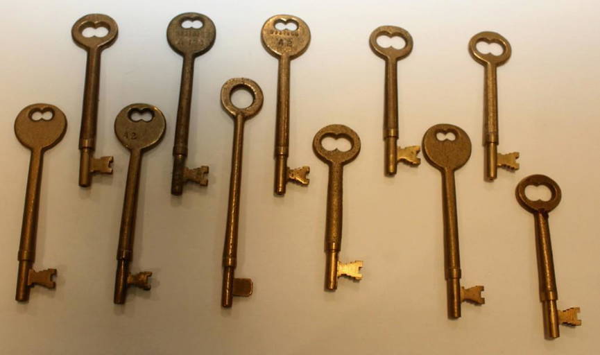11 Vintage Railroad Train Caboose/carriage Keys Including. At & Sf, Up ...