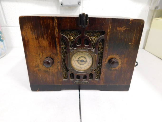 Vintage Balkeit Tube Radio