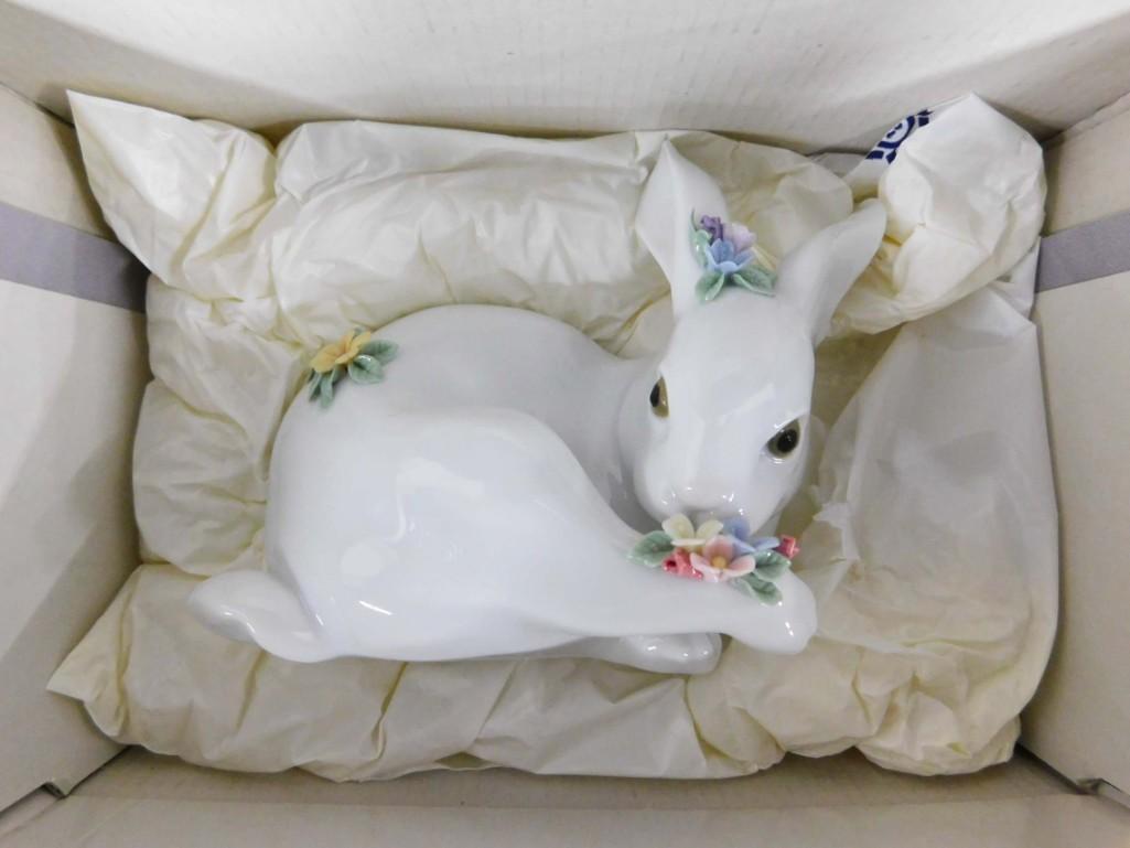 Lladro Attentive Bunny With Flowers Porcelain Rabbit Figurine With Box