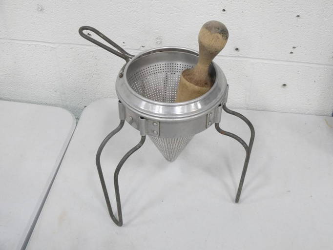 Vintage Juicer With Stand And Wood Masher Juice Squeezer
