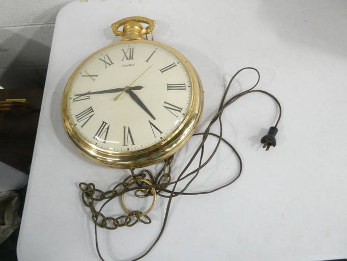 Vintage Pocket Watch Wall Clock Works