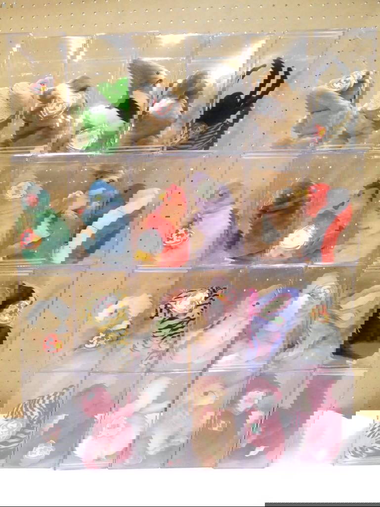 24 Ty Beanie Babies Nwt In Acrylic Cases Lot Auction