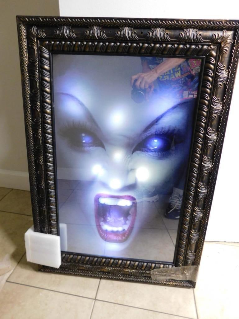 Spooky Face Special Effect Mirror For Halloween Works
