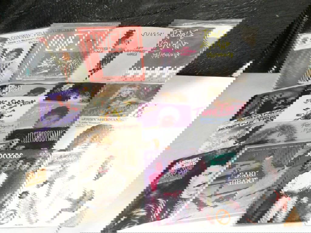 Lot Of Vinyl 45 Records Including Queen, Starship, Clapton, Tina Turner ...