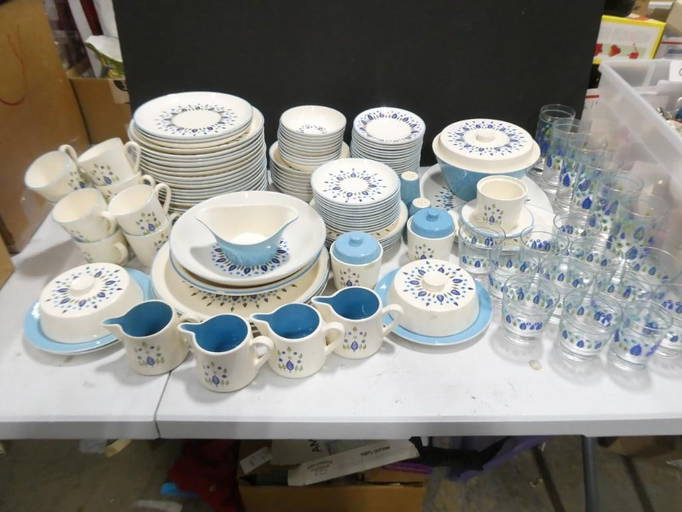 Lot Of Mcm Marcrest Swiss Alpine Mid Century Blue And Green Leaf ...