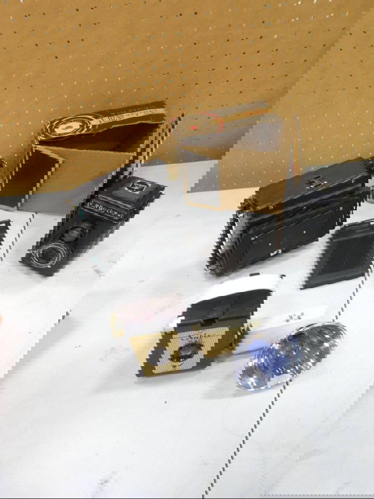 3 Vintage Cameras Incl Sabre 620 W Original Box, Argus Argoflex, Busch ...