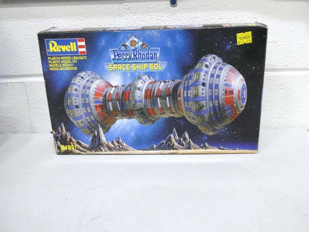 Revell Perry Rhodan Space Ship Sol Model Kit New In Box