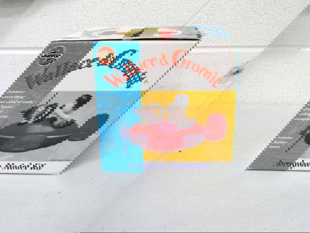 Wallace & Gromit Aeroplane Model Kit Airfix - Nov 27, 2023 | Denotter ...