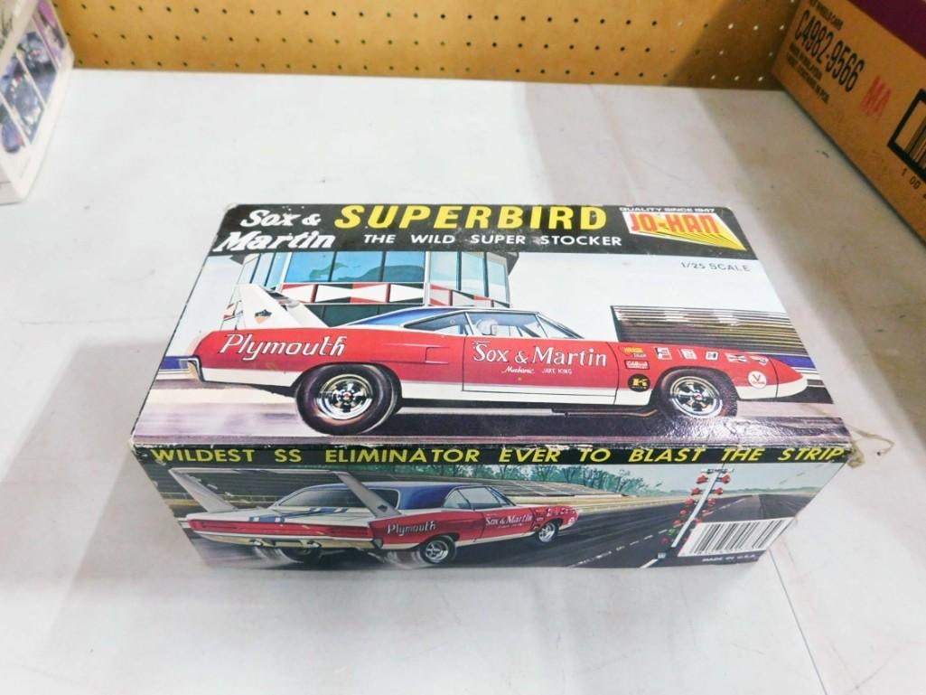 Jo Han Sox & Martin Superbird 1/25 Scale Car Model Kit
