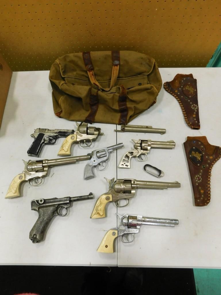 Lot Of Vintage Toy Guns, Toy Pistols, Toy Revolvers, Holsters, And A ...