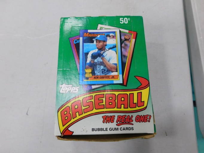 Box Of Topps Unopened Packs Of Major League Baseball Cards
