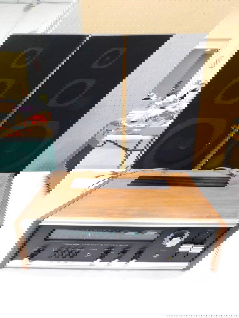 Stereo Lot Including Realistic Sta-65c Am/fm Stereo Receiver, Hitachi ...