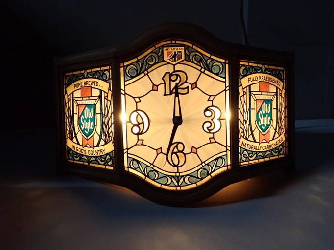 Heileman's Old Style Beer Lighted Clock Bar Sign