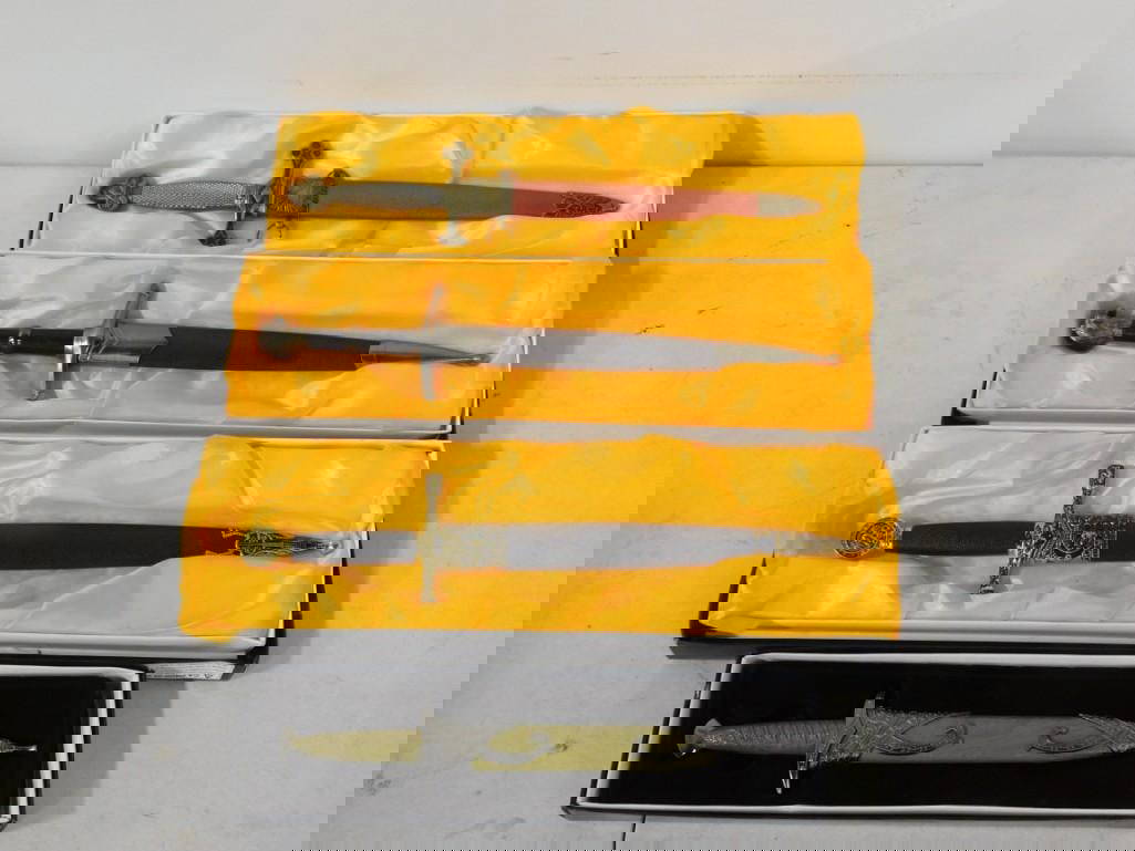 Lot Of 4 Daggers Or Letter Openers Or Knives Auction