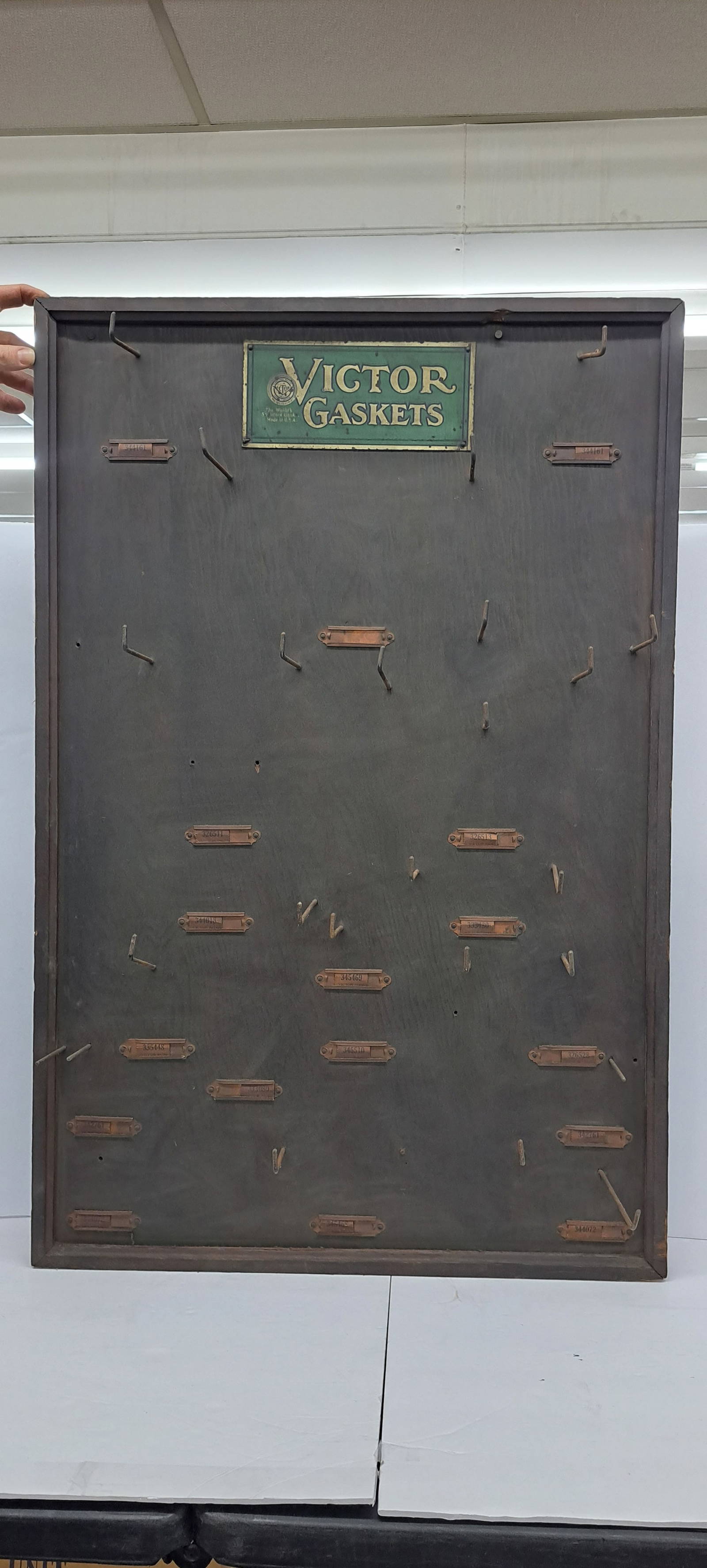 Victor Gaskets Display Rack Auction