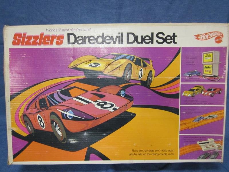 Hot Wheels, Mattel Sizzlers Daredevil Duel Set With